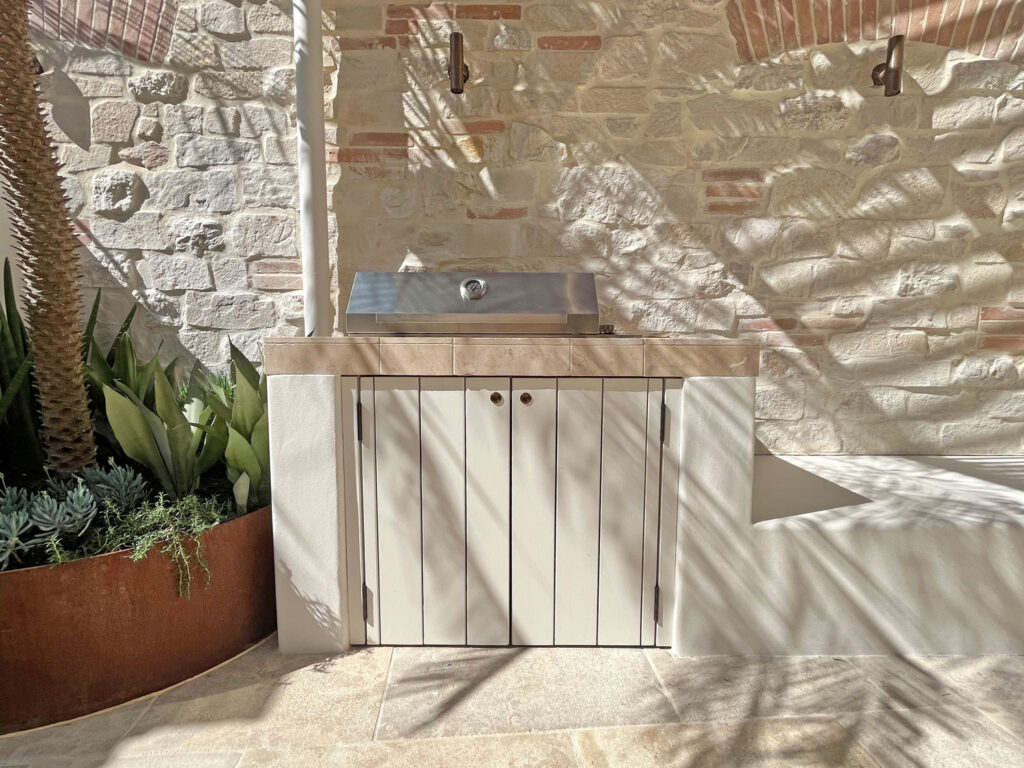 Bondi Beach’s little Mediterranean Courtyard | Bondi Landscapes