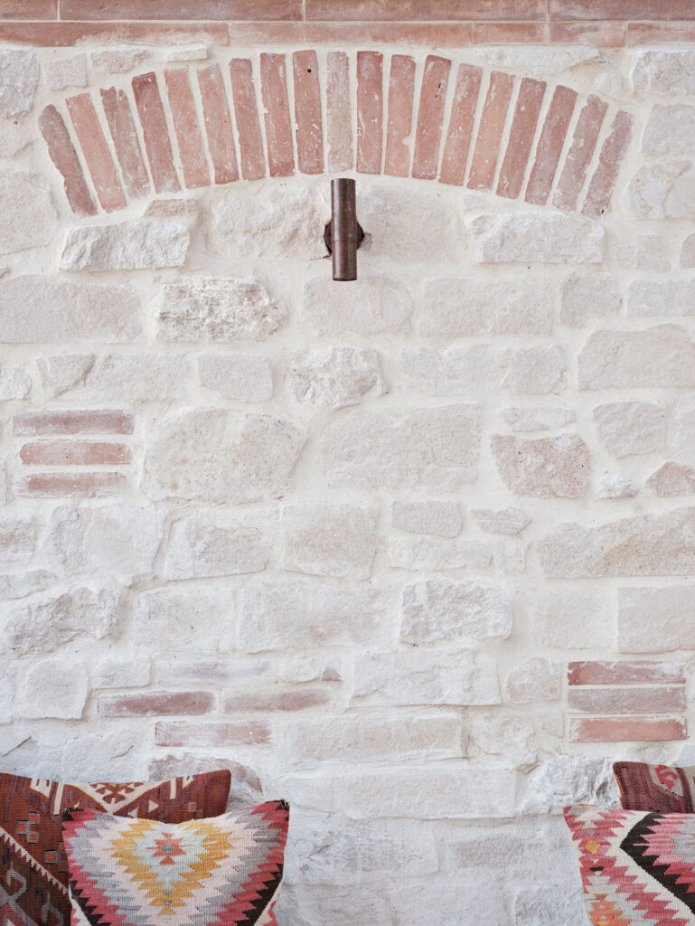 Bondi Beach’s little Mediterranean Courtyard | Bondi Landscapes